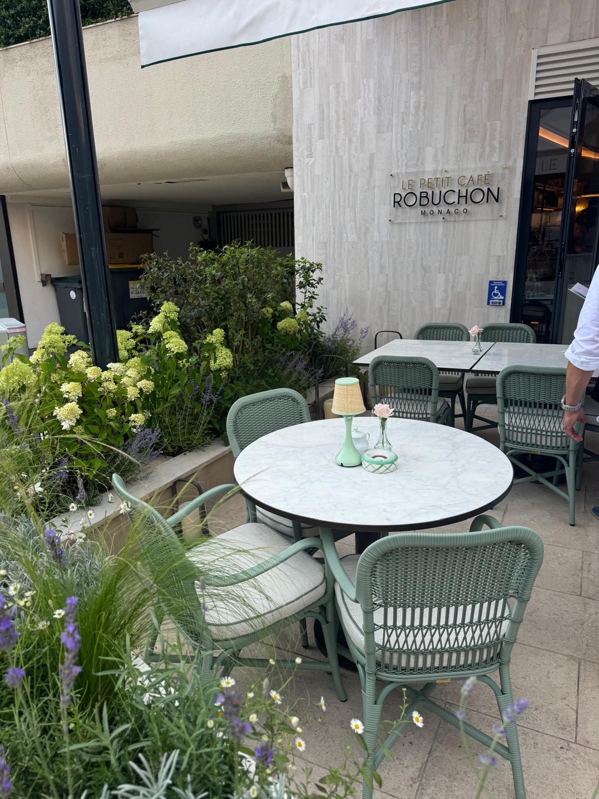 Le Petit Café Robuchon Monaco - Monaco1.com